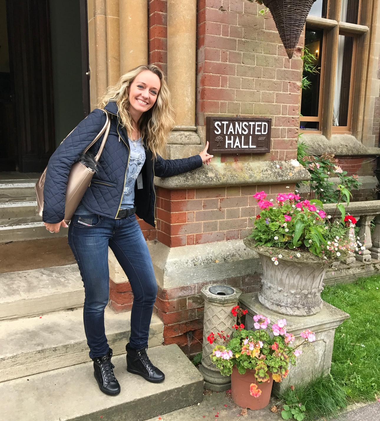 Was ist das bekannte Arthur Findlay College in England? - 💗💎Herzdiamant.de